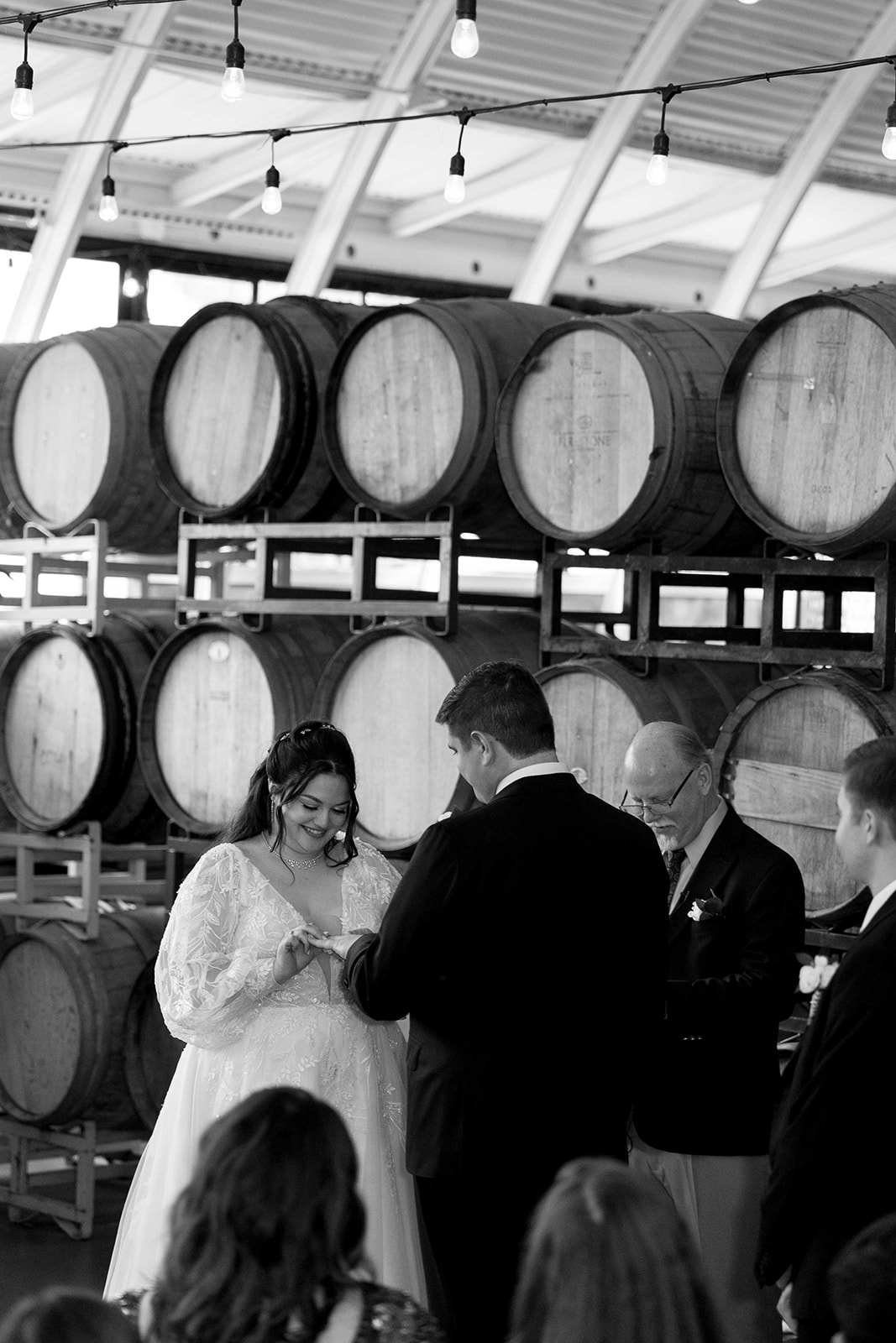 Downtown Portland Wedding at Coopers Hall PDX - Analy Photo| Oregon ...